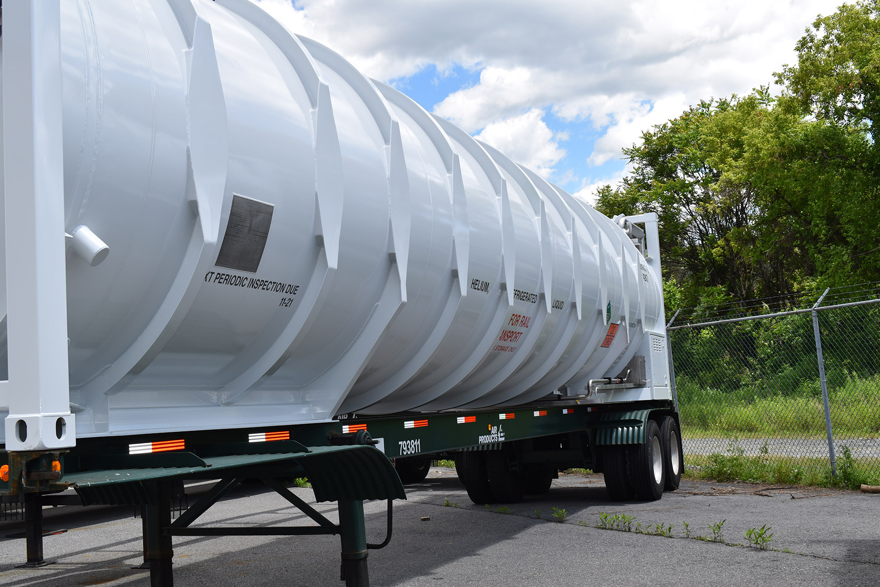 Liquid Helium Tank Liquid Helium Tank